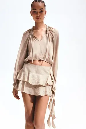 H&M Balloon-sleeved Blouse With Frill Collar - Beige