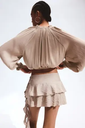 H&M Balloon-sleeved Blouse With Frill Collar - Beige