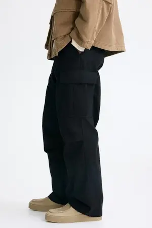 H&M Relaxed Fit Cotton Cargo Trousers