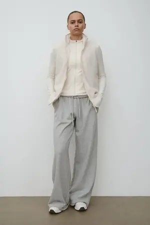 H&M Teddy Sports Gilet
