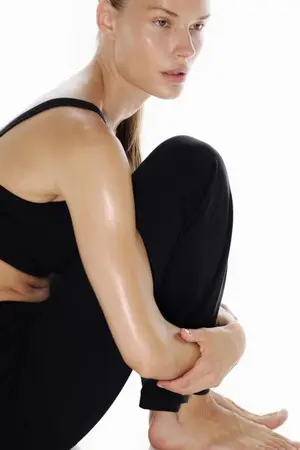 H&M Flared Yoga Leggings With Softmove™ Technology - Black