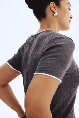 H&M Fine-knit Short-sleeved Top With Contrast Piping