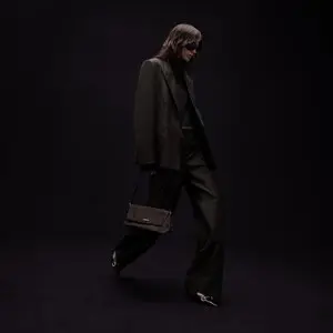 Gucci Madison Medium Shoulder Bag - Beige