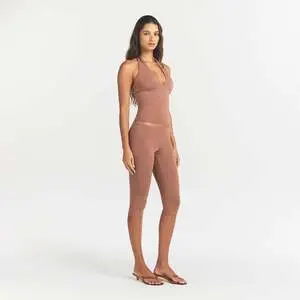 SKIMS High Waisted Capri Pants