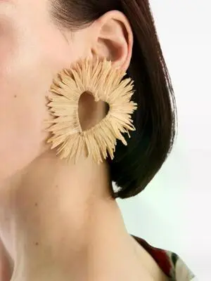 Oscar De La Renta Raffia Heart Earrings - Neutrals