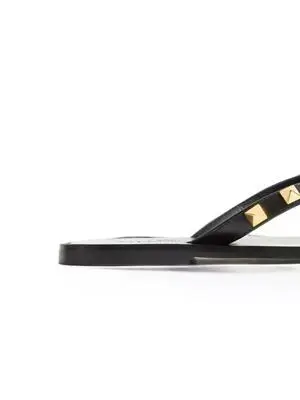 Valentino Garavani Rockstud Calfskin Thong Sandals - Black