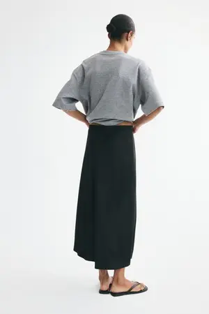 H&M Midi Skirt In Draping Weave - Black