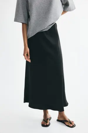 H&M Midi Skirt In Draping Weave - Black