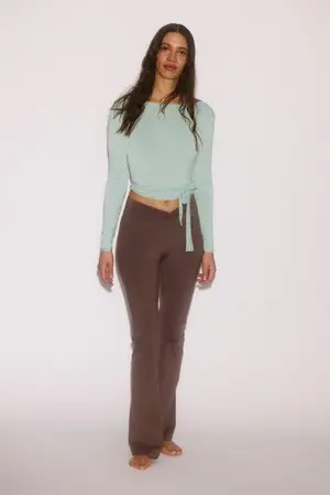 H&m Cropped Long-sleeve Yoga Top With Deep V-neck And Tie Front - Amazonite Blue