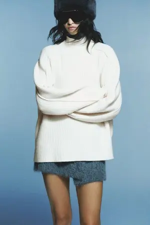 H&m Rib-knit Turtleneck Jumper With Back Slit - Light Beige