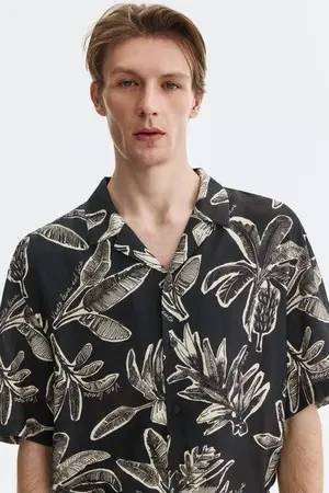 H&m Relaxed Fit Resort Shirt - Black/patterned