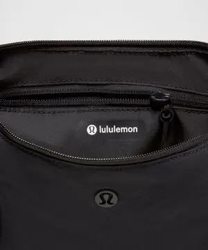 Lululemon Small Slouchy Sling Bag 3l - Black