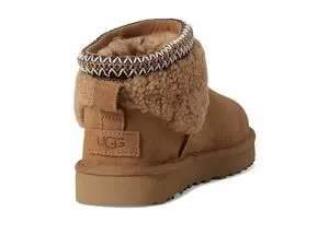 UGG Classic Ultra Mini Maxi Curly Boots