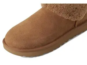 UGG Classic Ultra Mini Maxi Curly Boots
