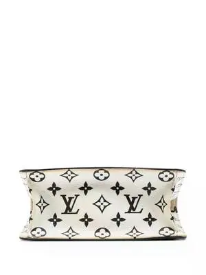 LOUIS VUITTON Monogram Vernis Wynwood Shoulder Bag