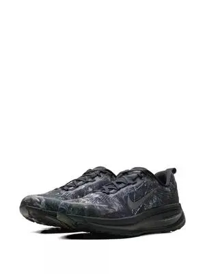 Nike Vomero 18 Sneakers