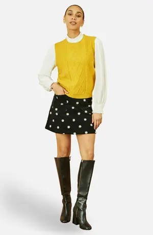 YUMI Cable Knit Sleeveless Jumper