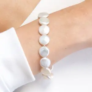 THE LOVERY FINE JEWELRY 14k Yellow Gold Coin Pearl Bracelet