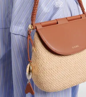 Loewe Pescador Medium Raffia Shoulder Bag - Beige