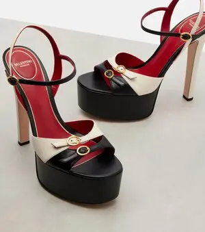 Valentino Garavani Leather Platform Sandals - Black
