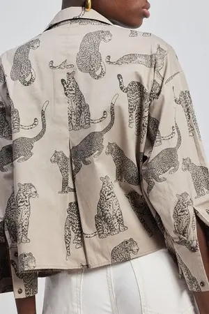 REISTOR Oversized Cropped Button-down Shirt With Animal Print