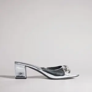 Gucci Signora Slide Sandal In Metallic Leather
