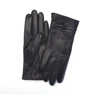 ROYCE NEW YORK ROYCE New York Touchscreen Compatible Leather Gloves With Cashmere Lining And Bow Detail Small