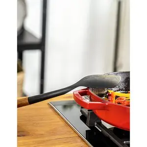 STAUB Brand-embossed Silicone Turner