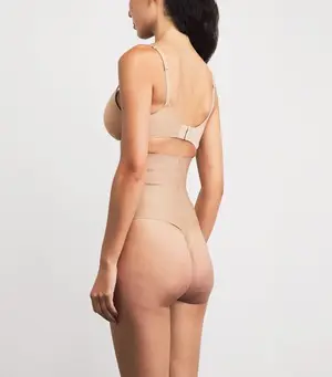 SKIMS Ultimate Nipple Wireless Push-up Bra
