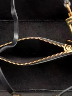 LOUIS VUITTON Epi Love Lock Neonoe Bucket Bag