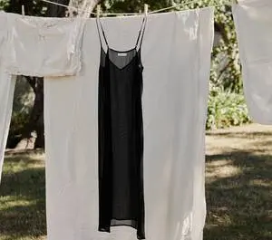 DÔEN Long Deep V-neck Slip - Black