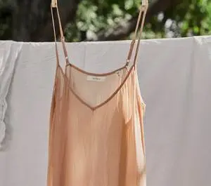 DÔEN Short V-neck Slip