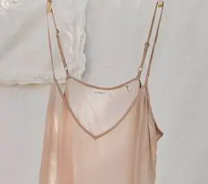 DÔEN Short Deep V-neck Slip