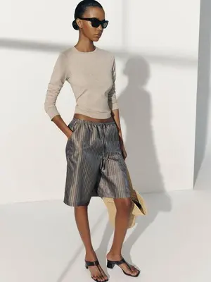 REFORMATION Sandy Short - Grey