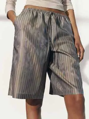 REFORMATION Sandy Short Knee Length Relaxed Fit