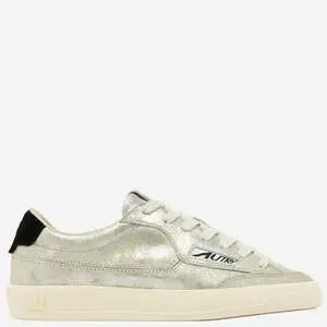 AUTRY Windscape Low Sneakers In Silver Laminated Suede - Red