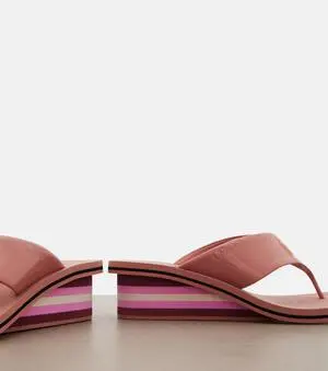 Chloé Leather Wedge Thong Sandals - Pink