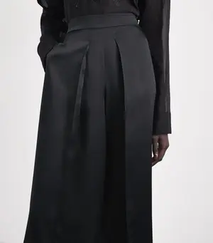 Eleventy Silk Pleated Cropped Trousers - Black