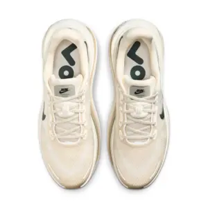 Nike Vomero Premium Road Running Shoes - Brown