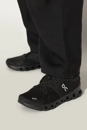 On Cloud X 4 Training Shoes - Black
