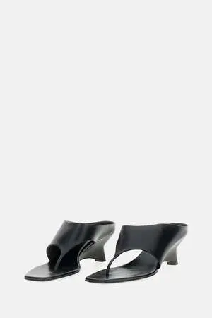 Khaite Marlow Mule 55 In Shiny Leather - Black