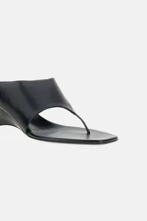 Khaite Marlow Mule 55 - Nero