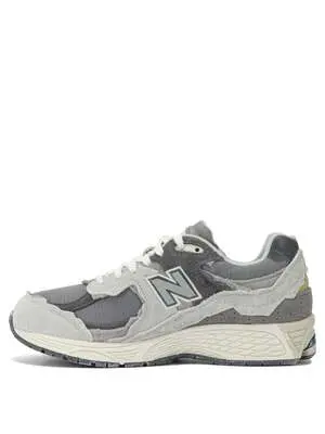 NEW BALANCE 2002r Protection Pack Low Top Sneakers - Grey