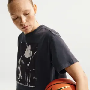 Nike Wash Graphic Cropped T-shirt