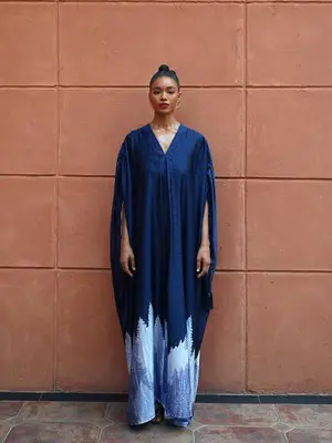 FLAUNT ARCHIVE Suri Silk Caftan - Blue