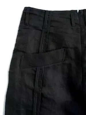 KLASICA Pleated Buttoned Shorts