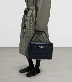 Bottega Veneta Andiamo Fold-over Messenger Bag - Blue