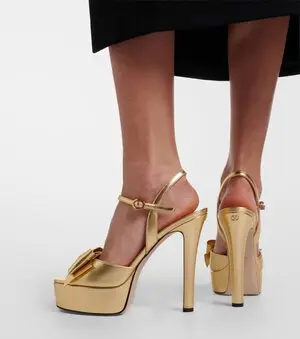 Valentino Garavani Metallic Leather Platform Sandals With Bow Detailing - Gold