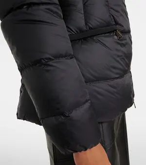 Moncler Boed Down Jacket With Shearling Trim - Black