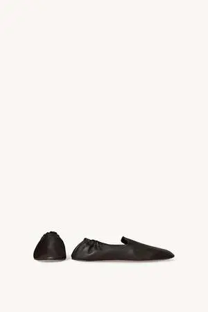 THE ROW Casa Slipper In Nappa Leather - Lacquer Brown